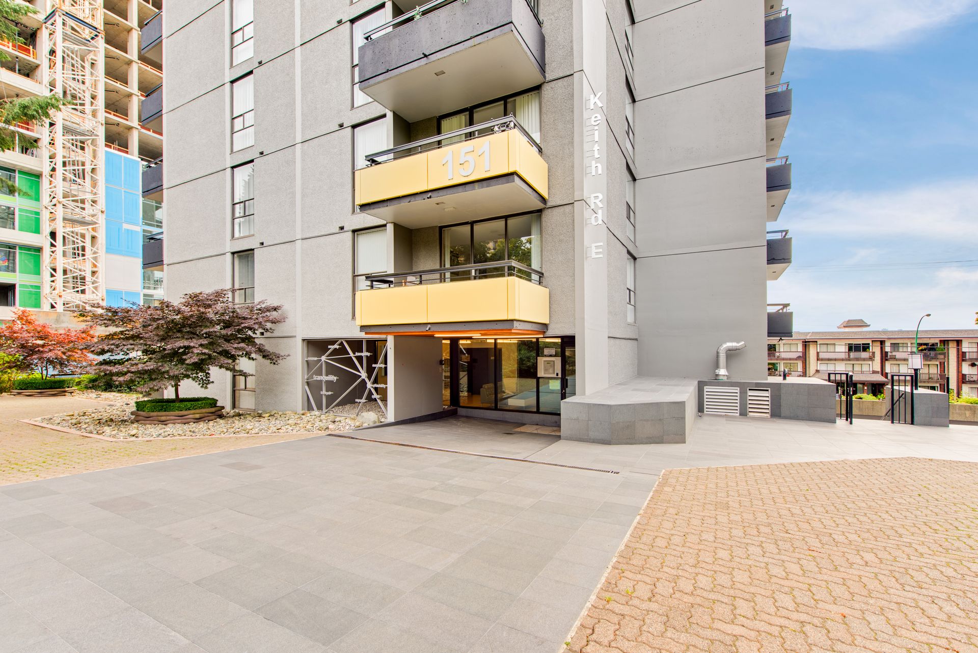 Suite and Building Pictures | Gallery - 151 Keith Road East