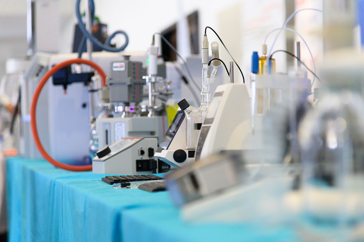 LAB-SUPPLY - Hands-on laboratory technology