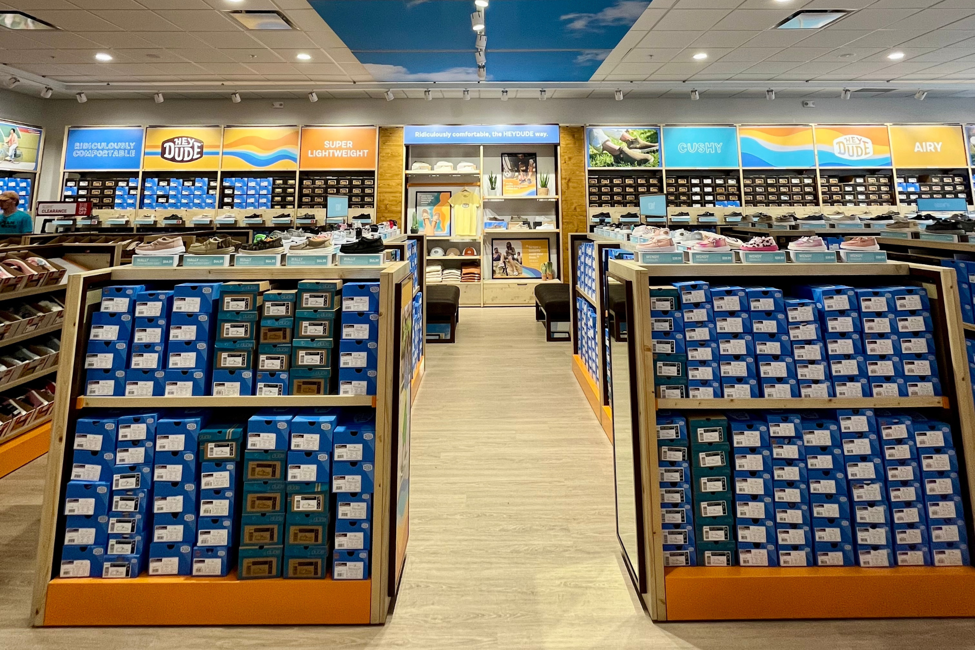 HEYDUDE retail interior design | Q20