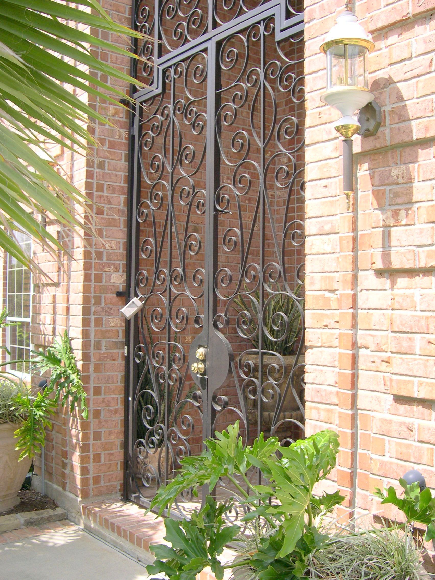Custom Iron Entry Gates | Houston, TX