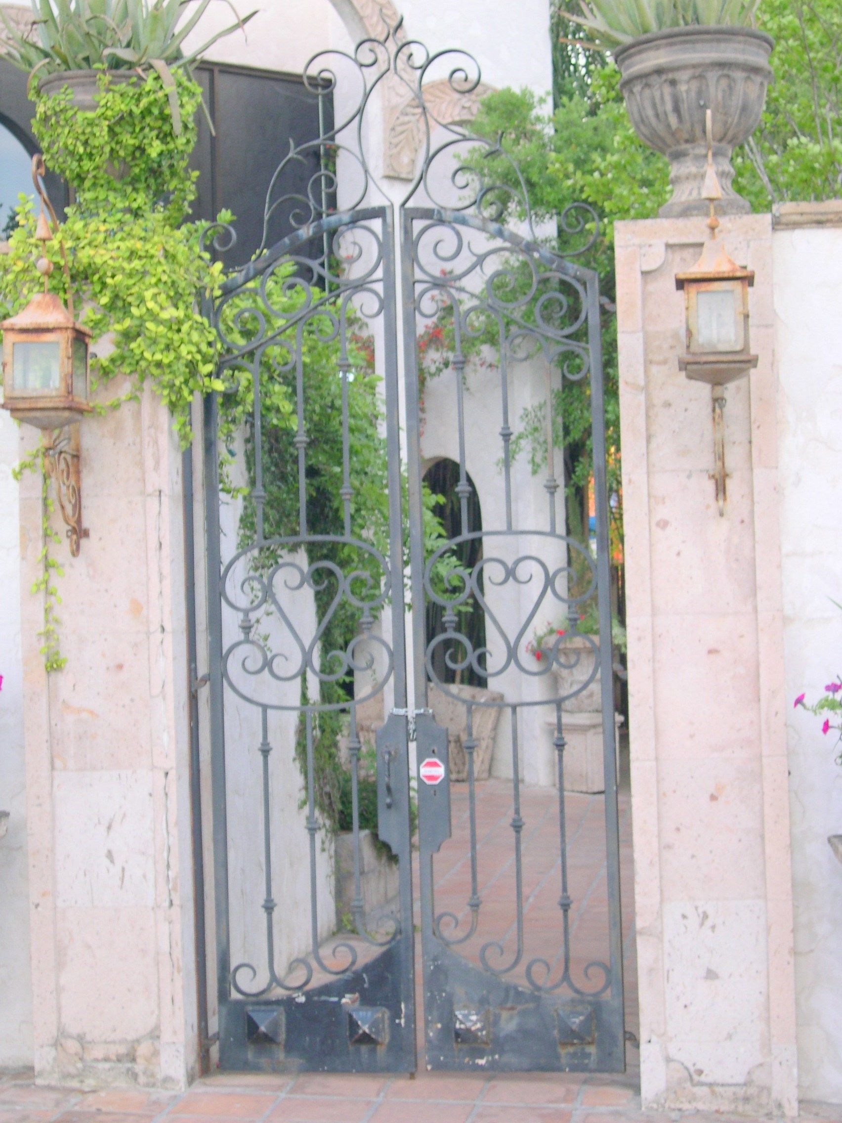 Custom Iron Entry Gates | Houston, TX