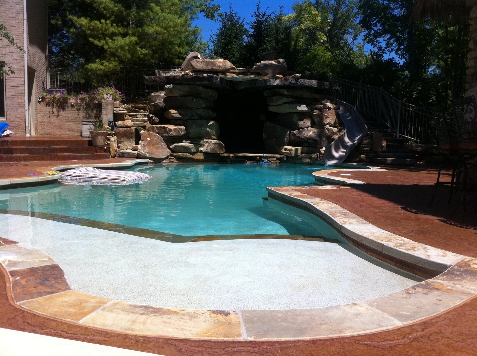 Aladdin Pools - Custom Gunite Pools: Serving OH & KY