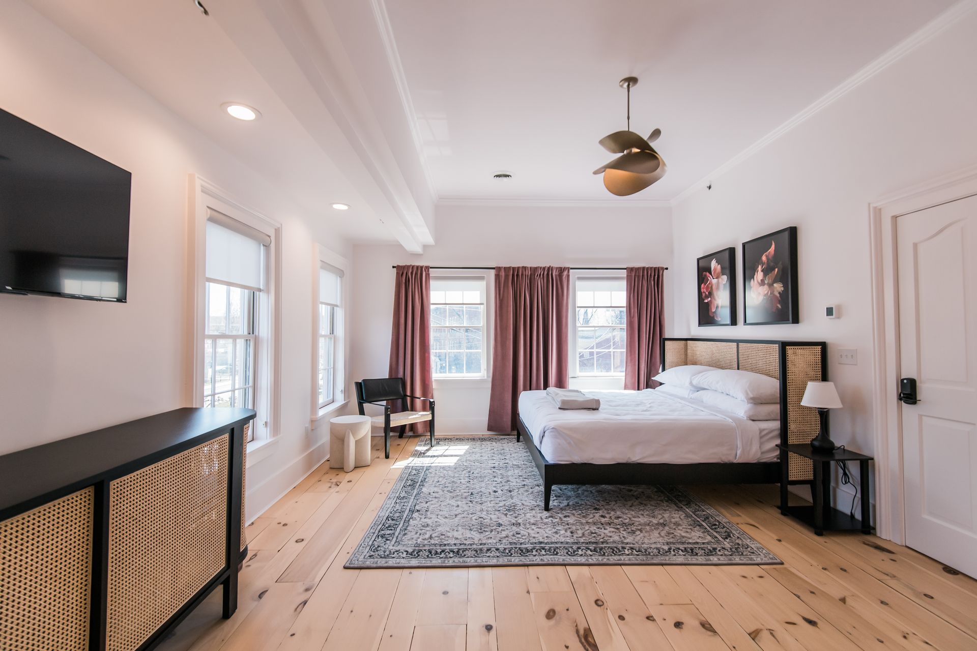 Stay | Old Dutch Inn | Boutique Kinderhook Inn