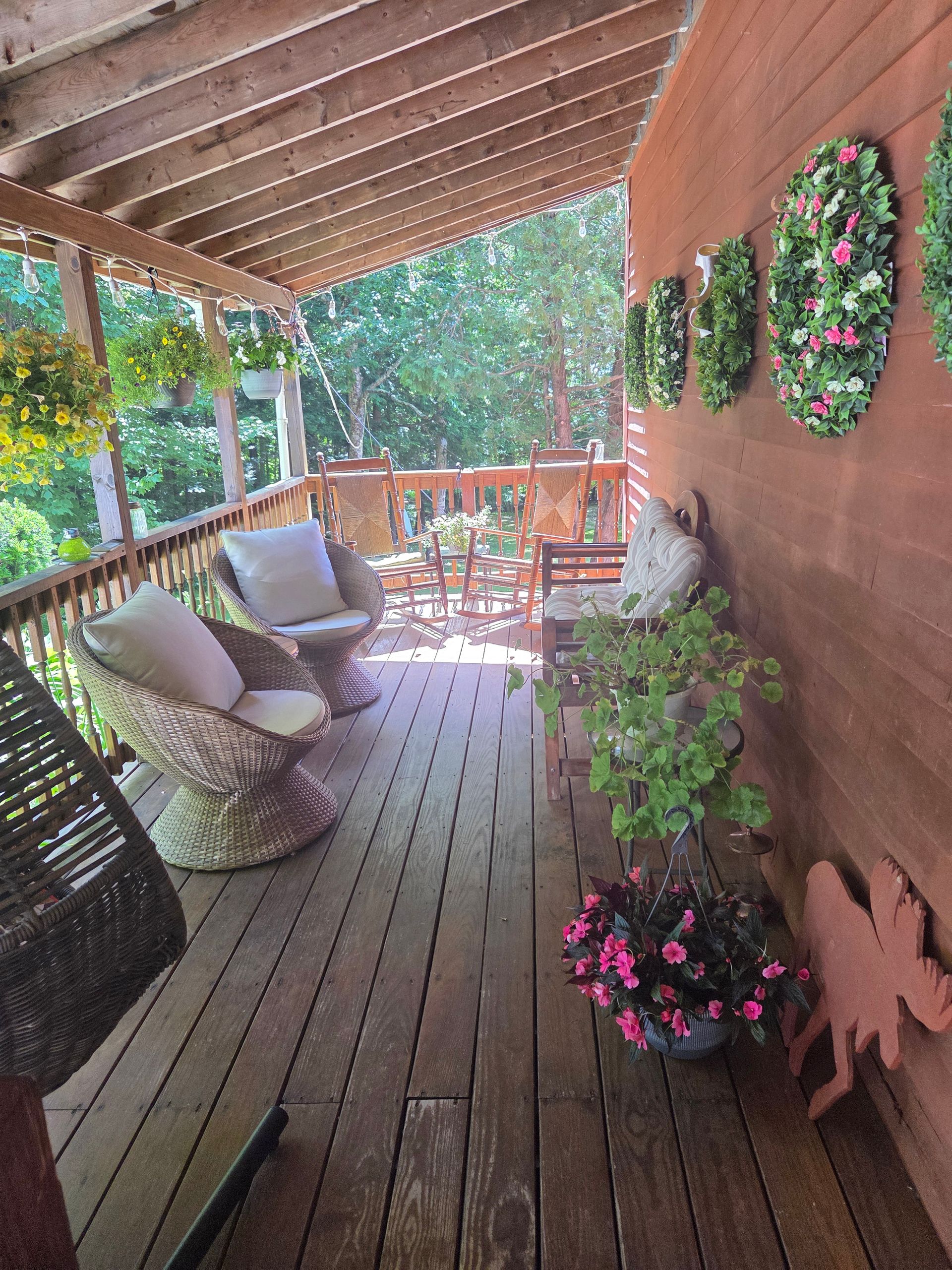 Rustic Inn | Stoneham, ME | 207-928-3300