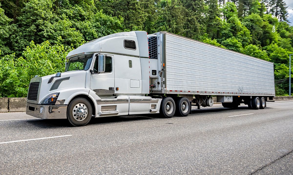 Simple Tips for Keeping Your Semi Truck’s Engine Healthy