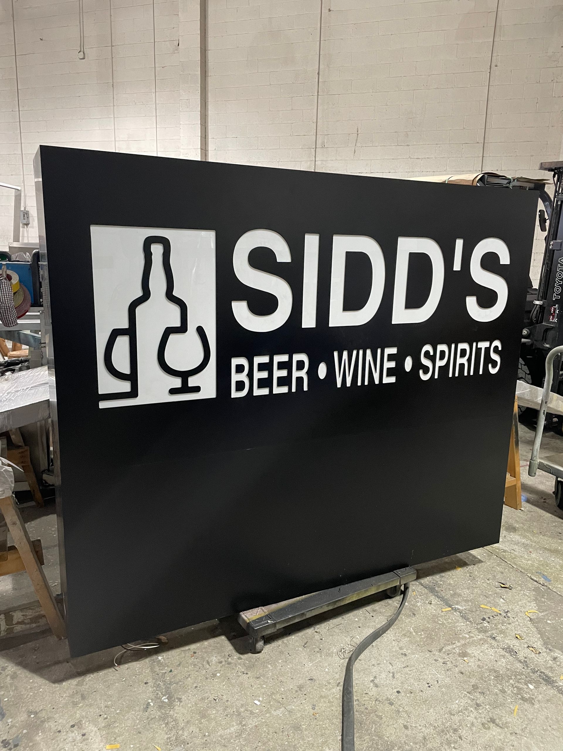 Home [www.tonywholesalesigns.com]