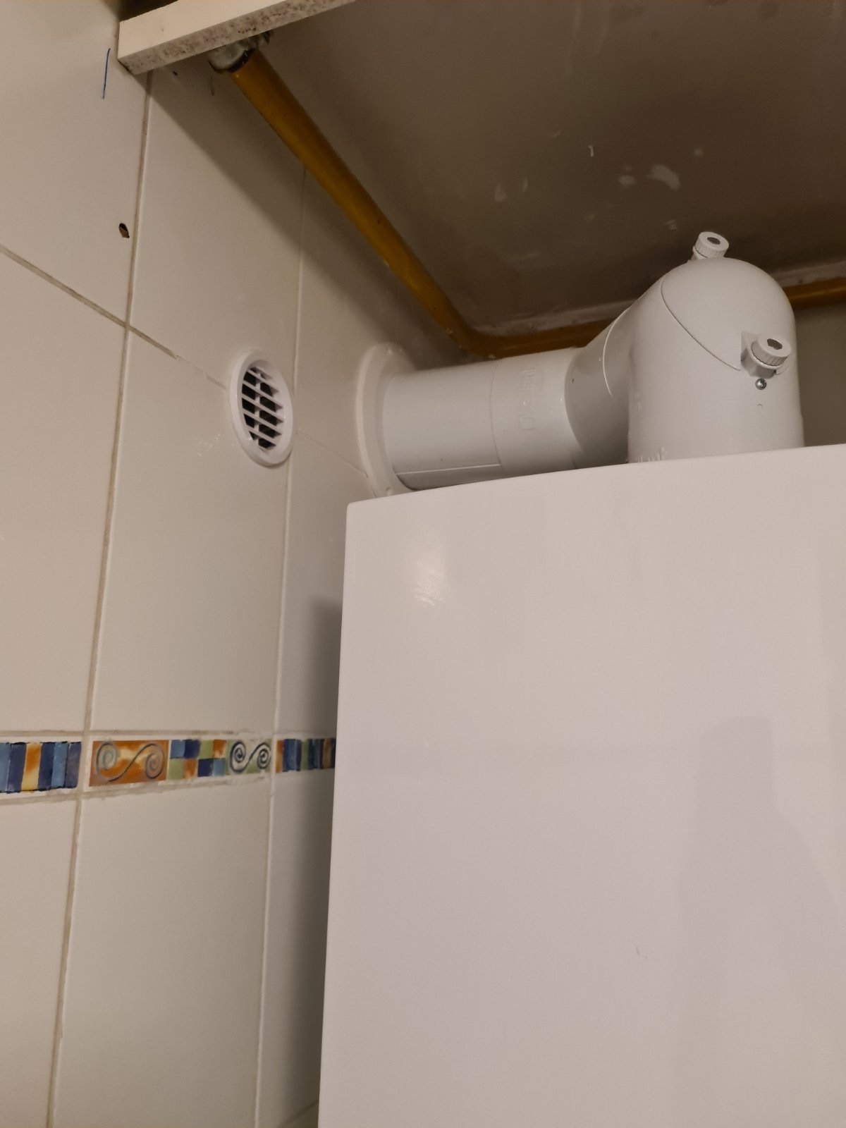 Nova dimniška vertikala 3 stranke