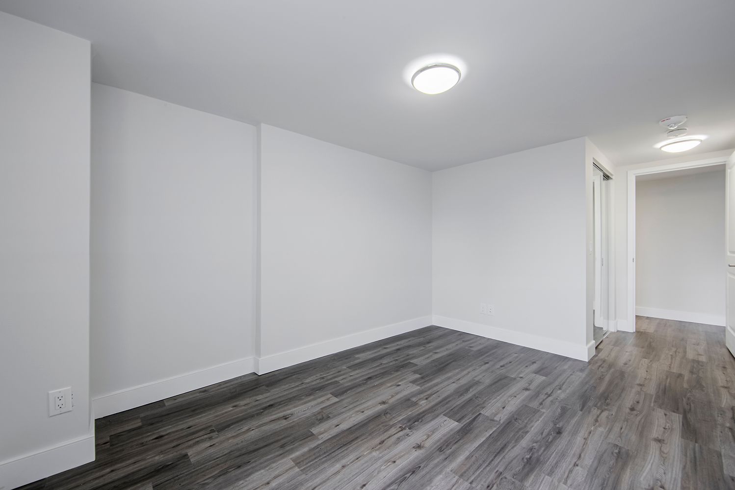 Suite and Building Pictures | Gallery, 2737 Kipling Avenue