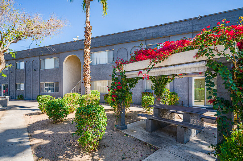 Home | Eclipse Apartments