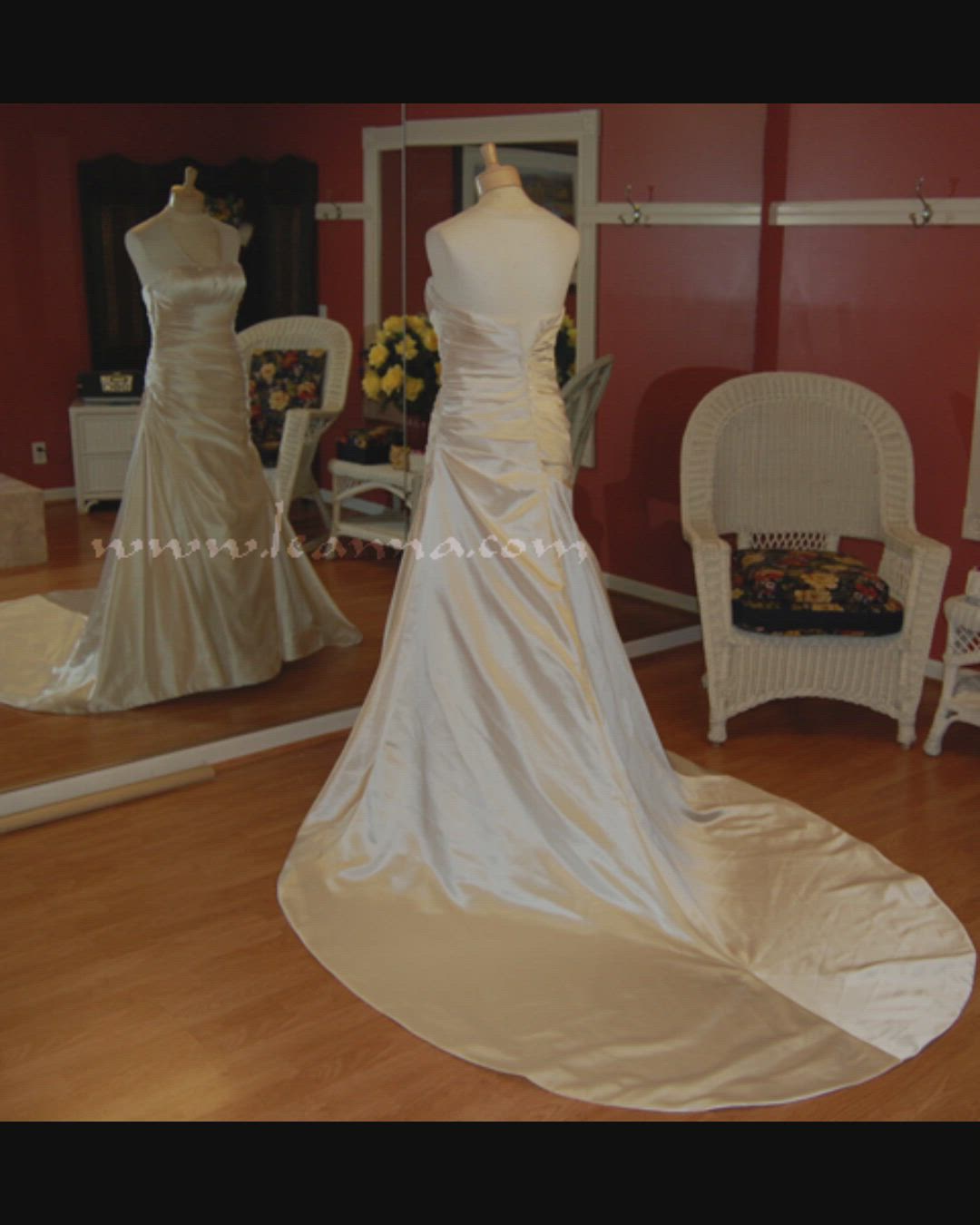 Wedding dress side bustle 60 photos - Astyledwedding.com