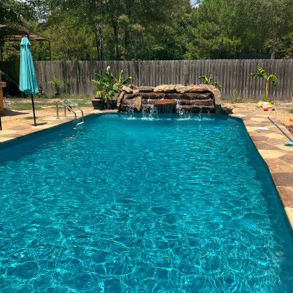 The Rio Grande Large Family Pool | Houston, TX