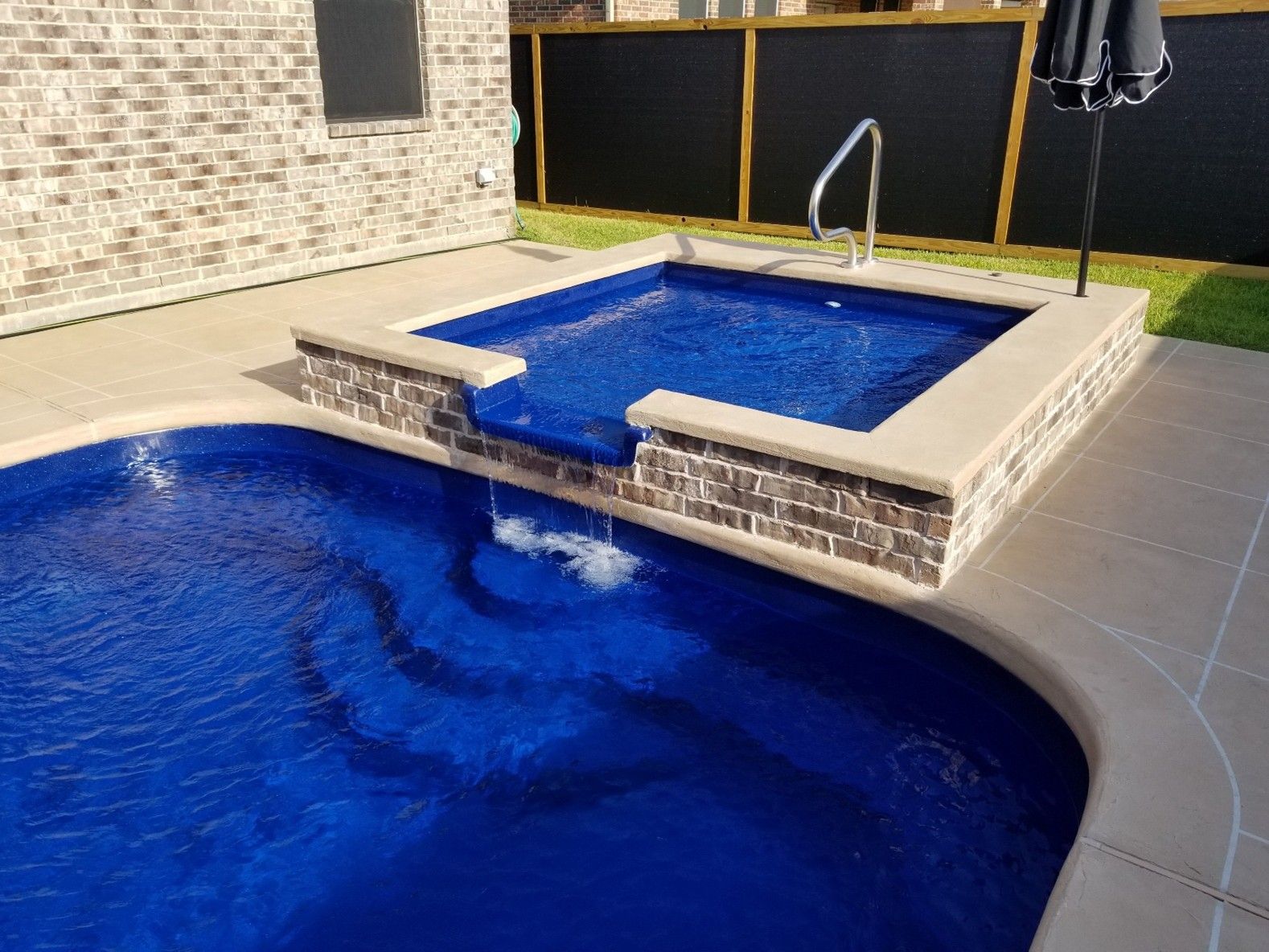 The Ledges Tanning Ledge | Houston, TX Pools