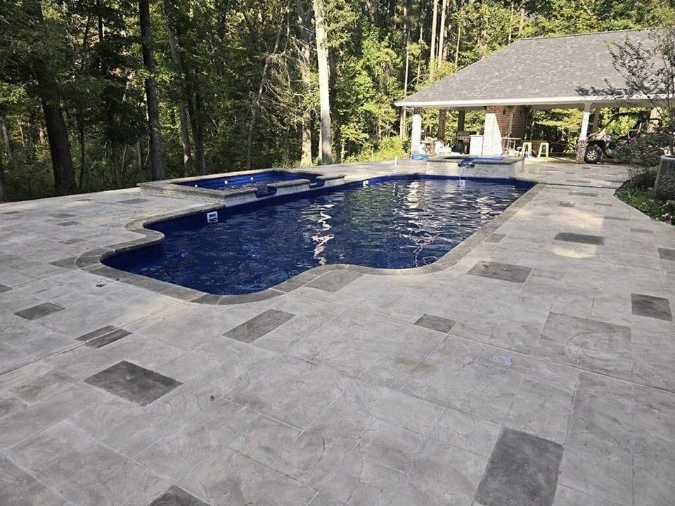 The Ledges Tanning Ledge | Houston, TX Pools