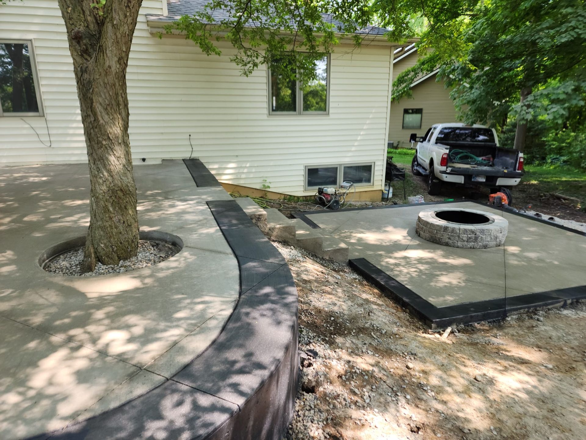 Concrete Patios Fort Wayne | Call (260) 348-6736