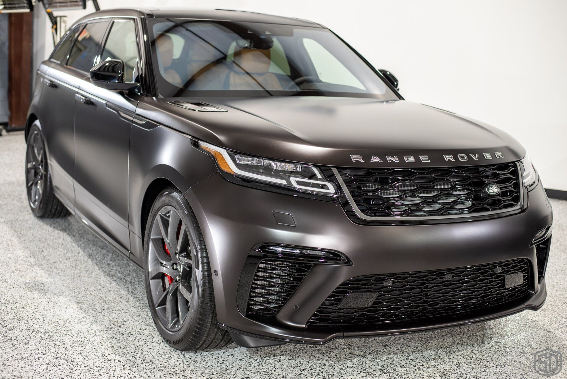 Range Rover Vellar SV Autobiography New Car Preparation Detail