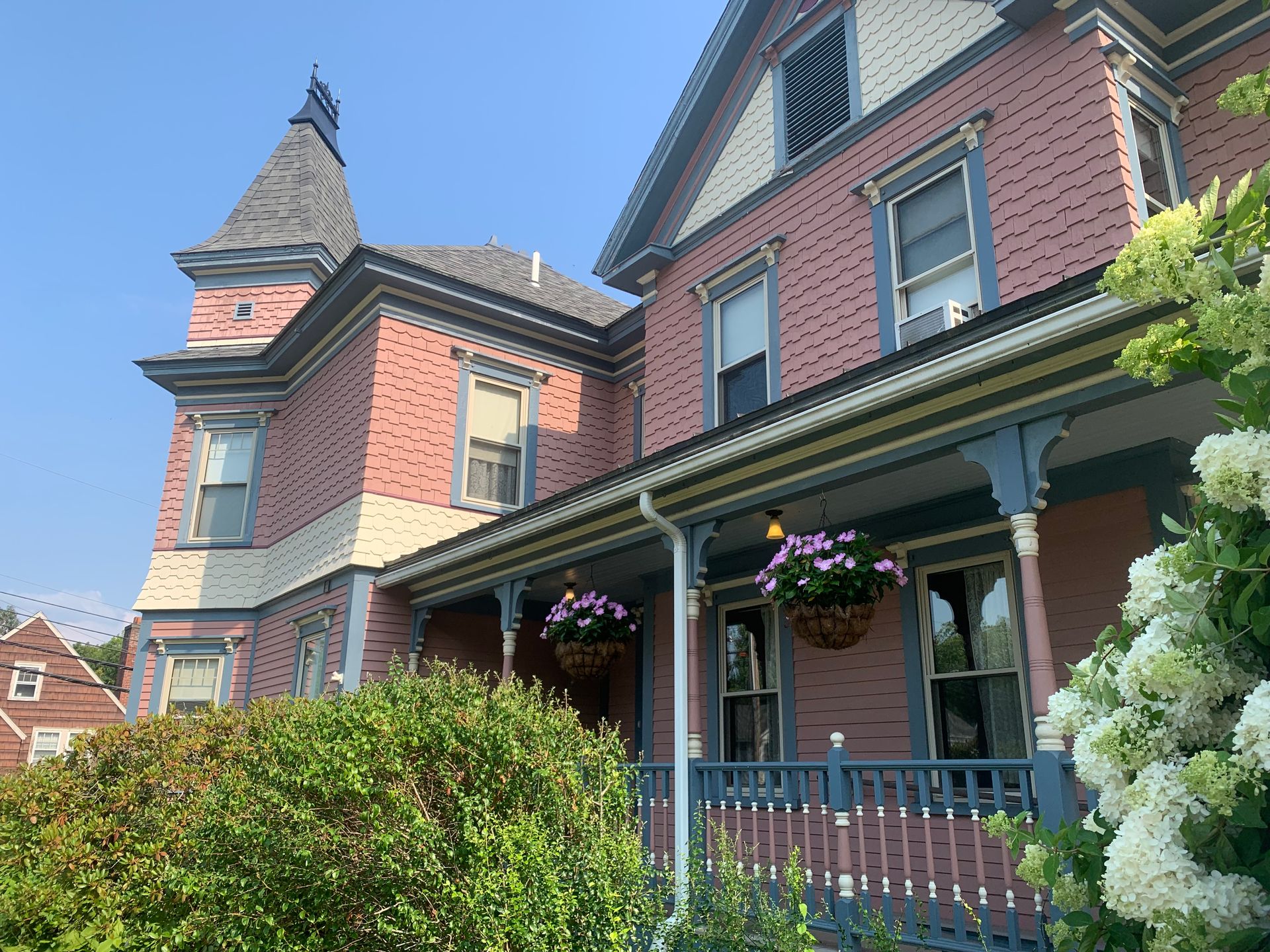 Photo & Video Gallery - The Meredith Inn