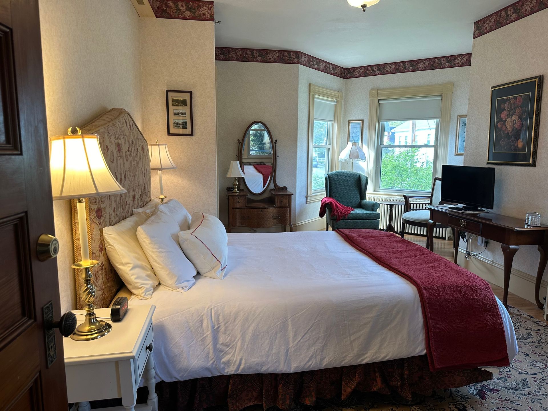 Photo & Video Gallery - The Meredith Inn