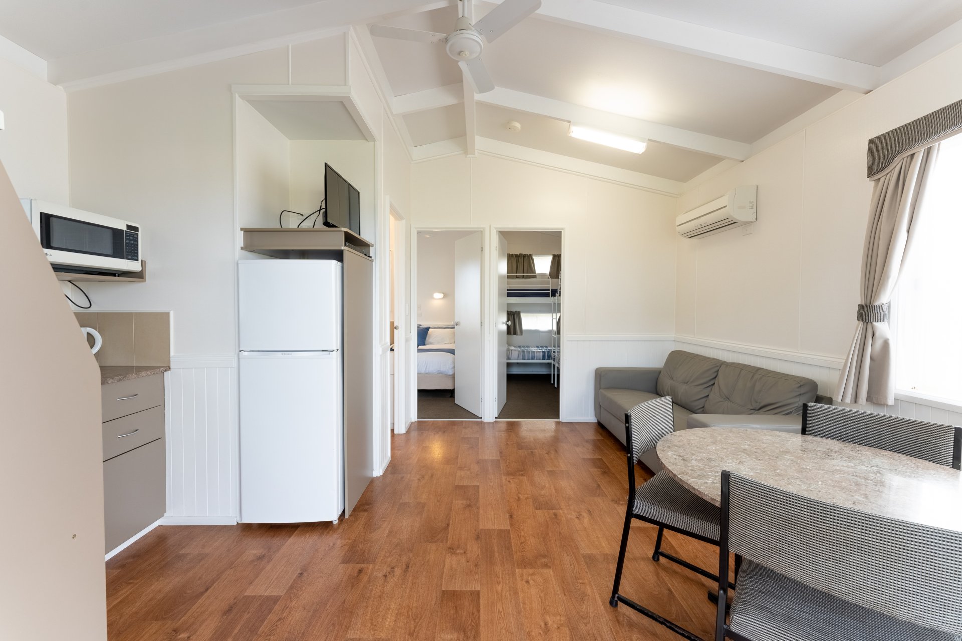 Gum Tree Caravan Park - Port Fairy, VIC - Accommodation