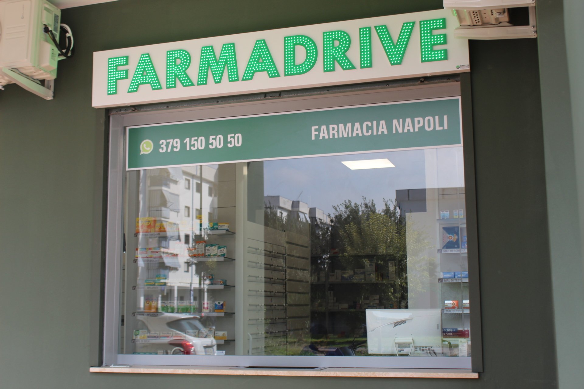 Arredo per Farmacie e Parafarmacie | Napoli | Diclefarm
