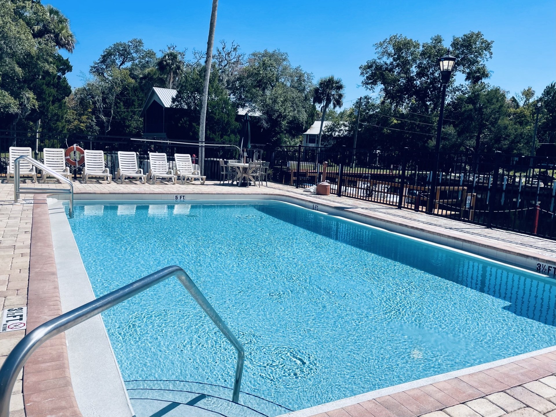 Outdoor Resort | Homosassa, FL | 352-628-2000