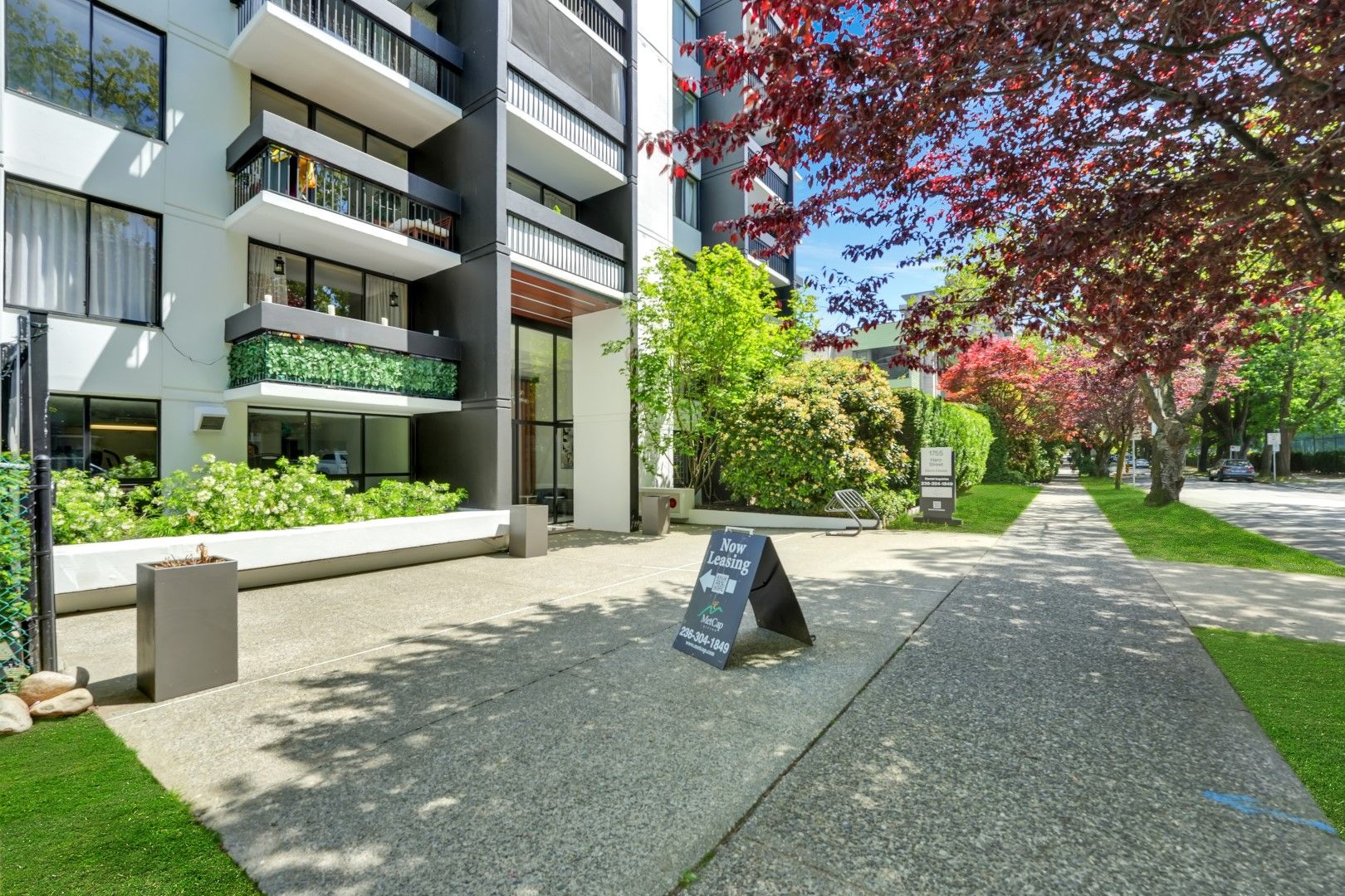 Suite and Building Pictures | Gallery - 1755 Haro Street