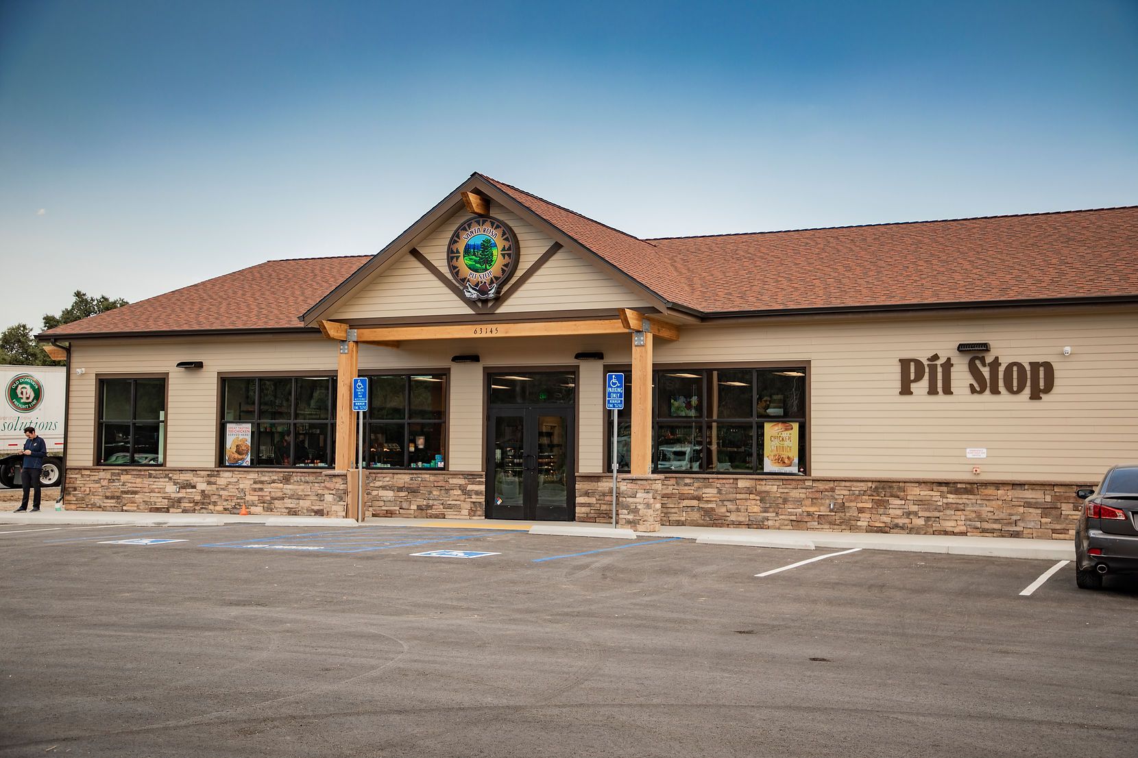 Santa Rosa Pit Stop | Travel Plaza