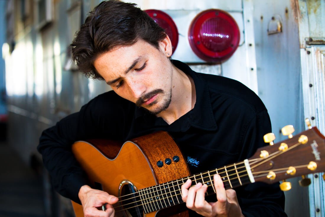 Acoustic Artist | Alex Hughes | Melbourne