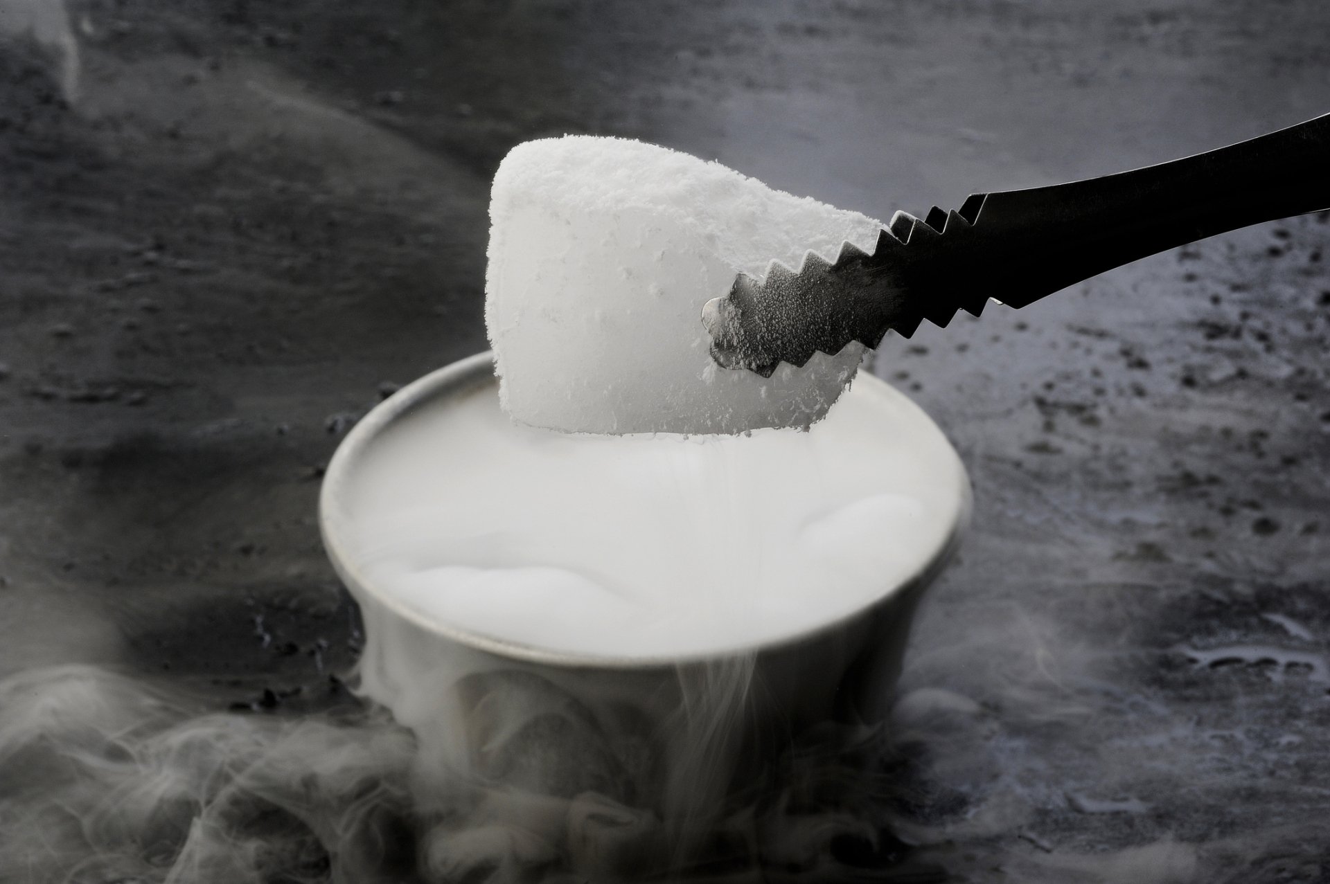 Residential Dry Ice | Mundelein, IL | Lakeland Dry Ice