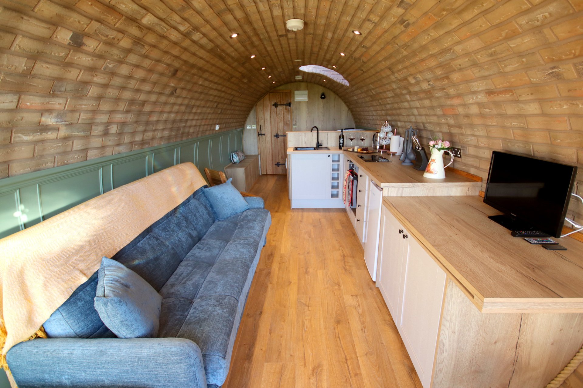 HARE'S VIEW :: Yorkshire Burrows, Luxury Underground Glamping Pods