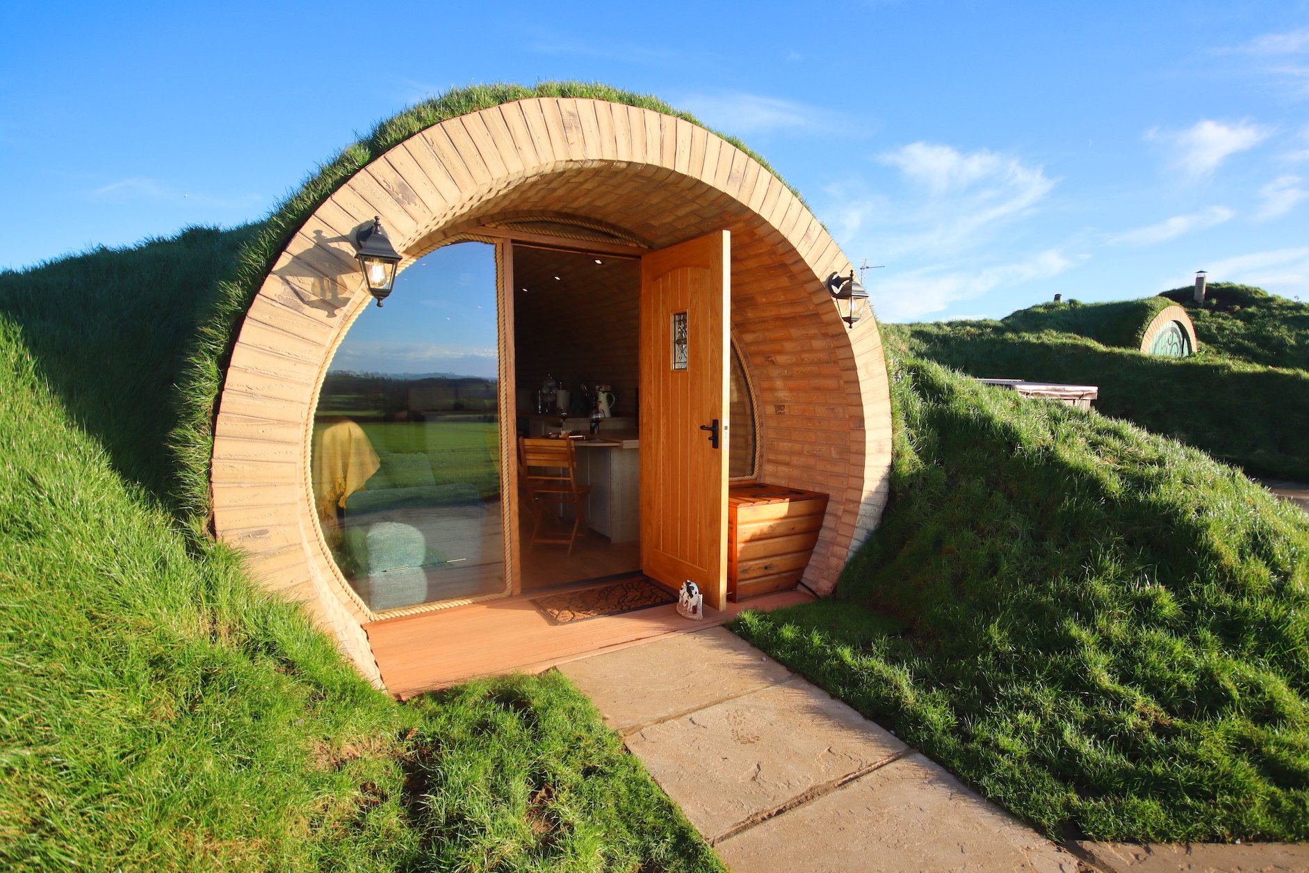 HARE'S VIEW :: Yorkshire Burrows, Luxury Underground Glamping Pods