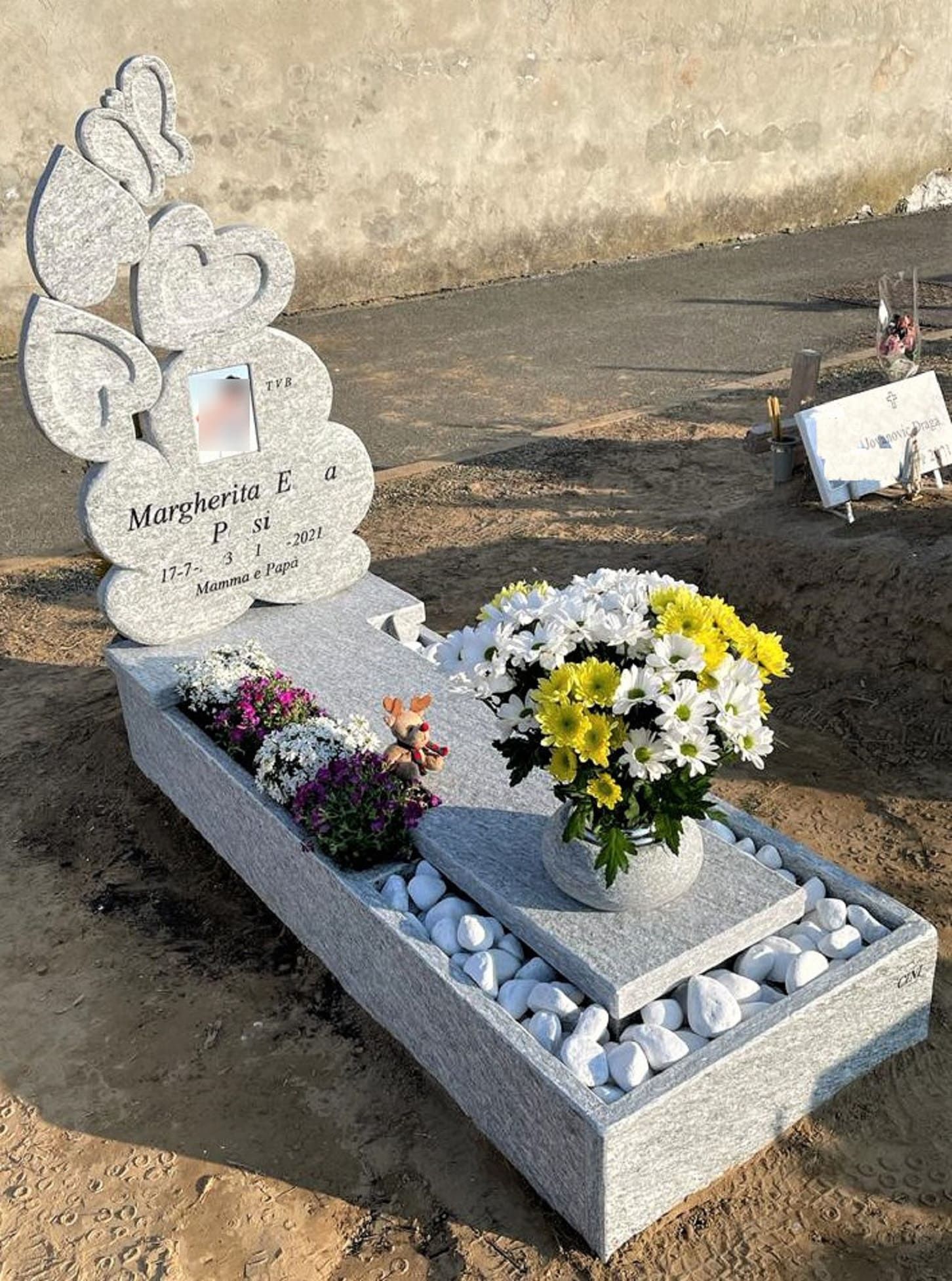 Lapidi in Luserna | Torino | Cini Marmi – Arte Funeraria Dal 1939
