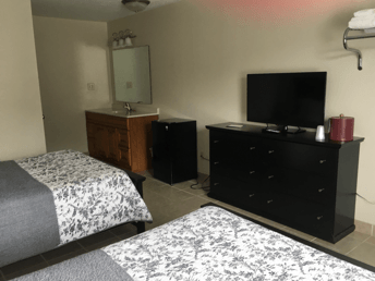 The Perry Holiday Hotel at Put-in-Bay