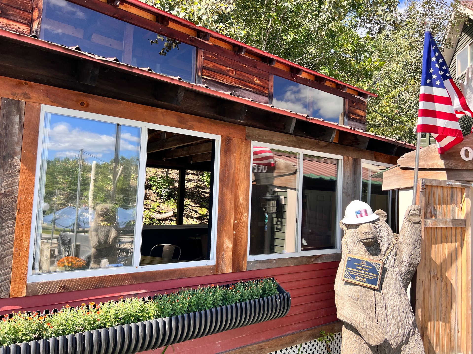 Off The Rails | PIZZA - CRAFT BEER - LIVE MUSIC