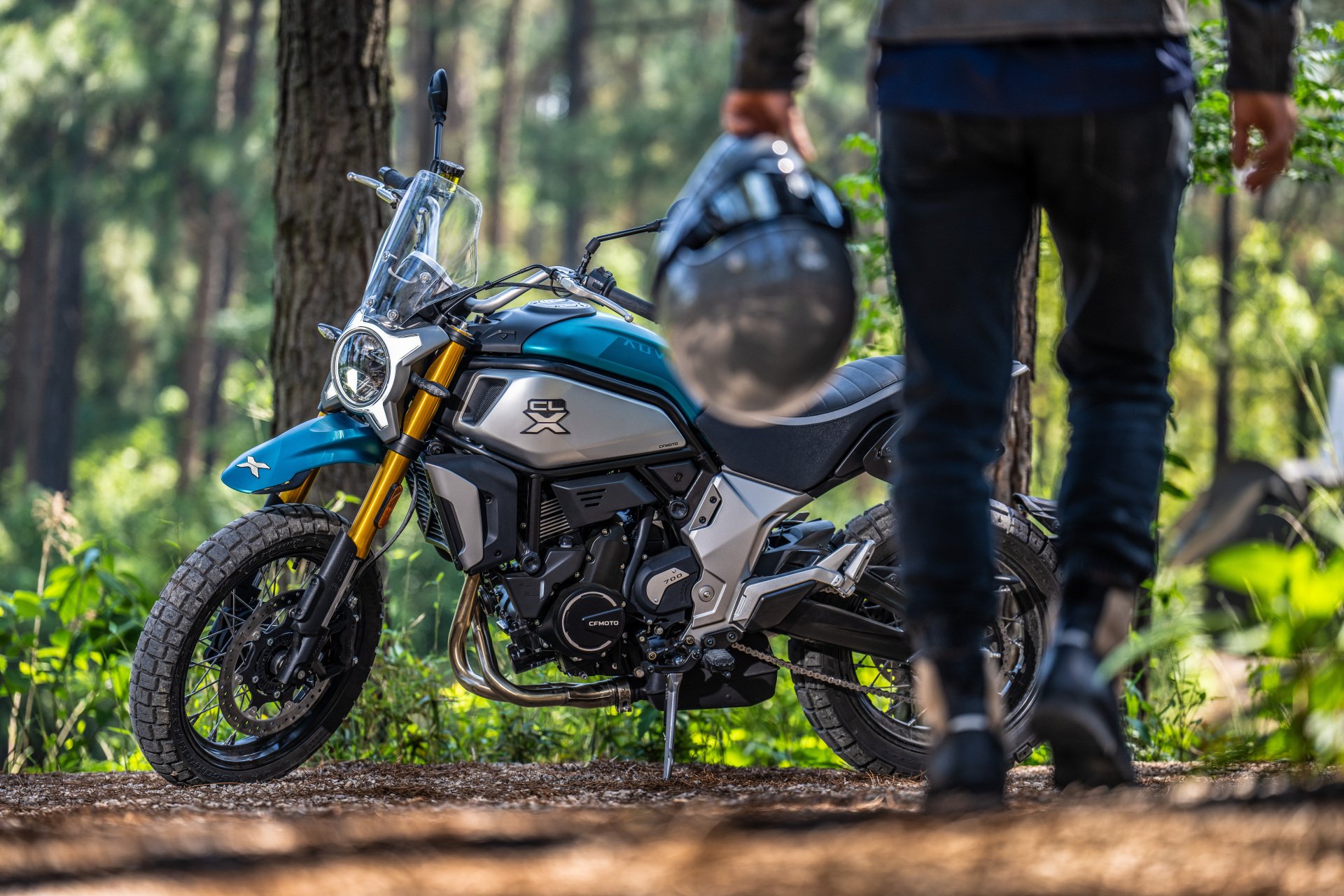 The new RETRO ADV - CF Moto 700CL-X Adventure