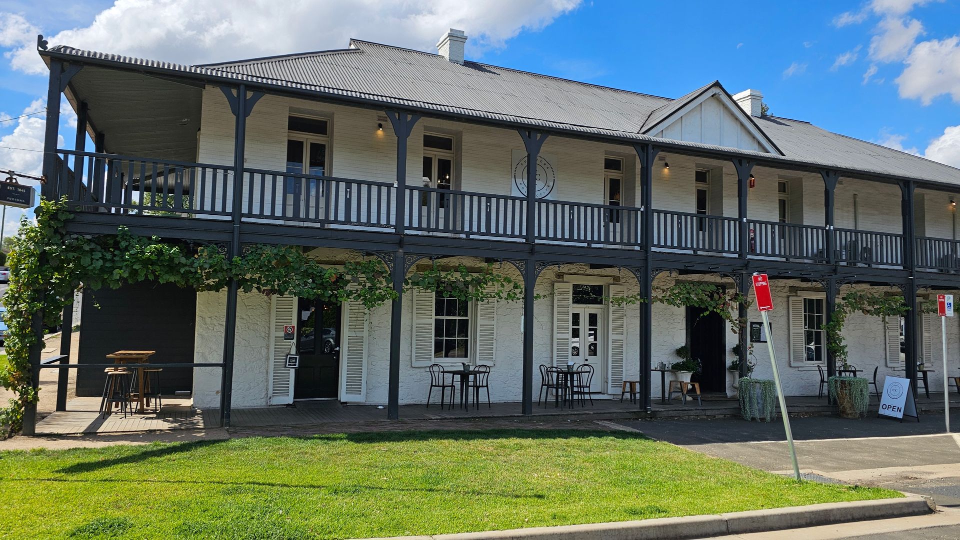 Exploring the Splendor of Sir George Hotel in Jugiong, NSW