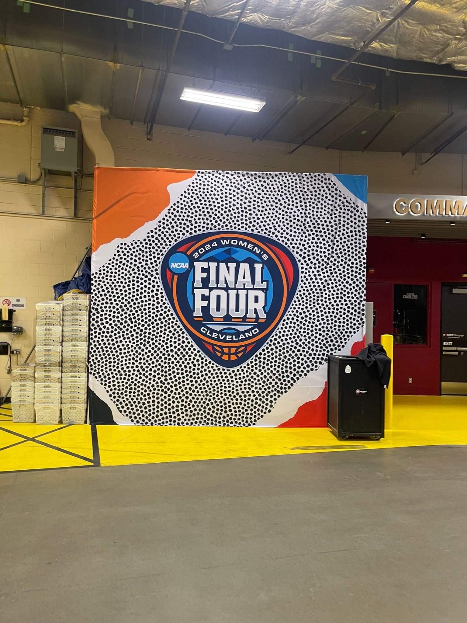 WE BRING YOUR BRAND TO LIFE - Central Graphics