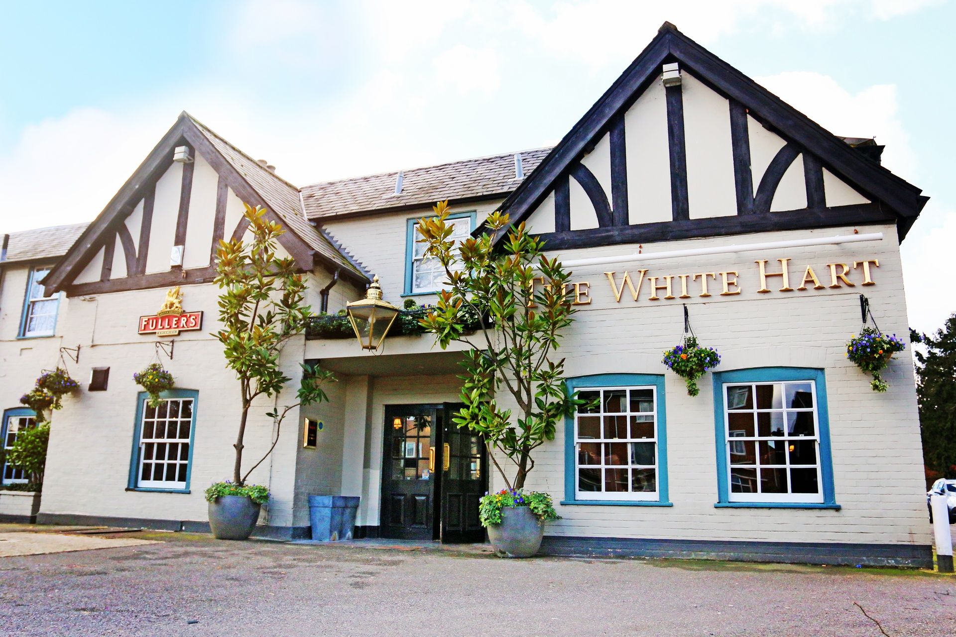 About The White Hart, Harlington