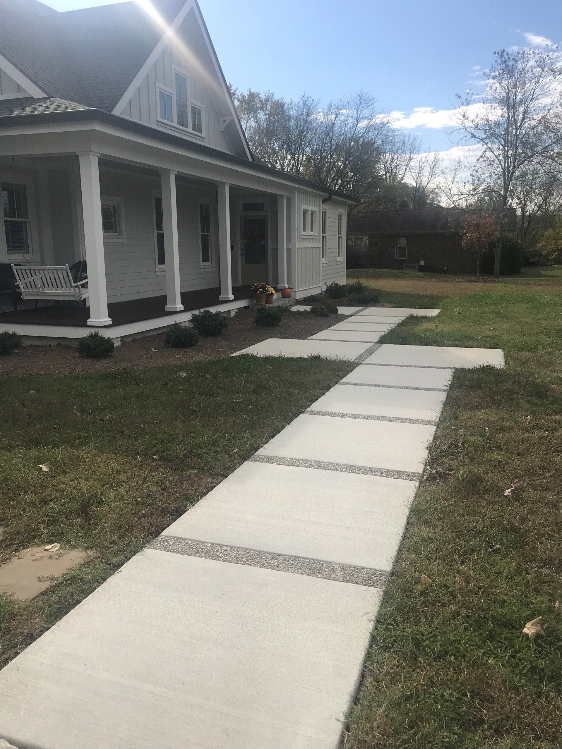 EXPOSED AGGREGATE
