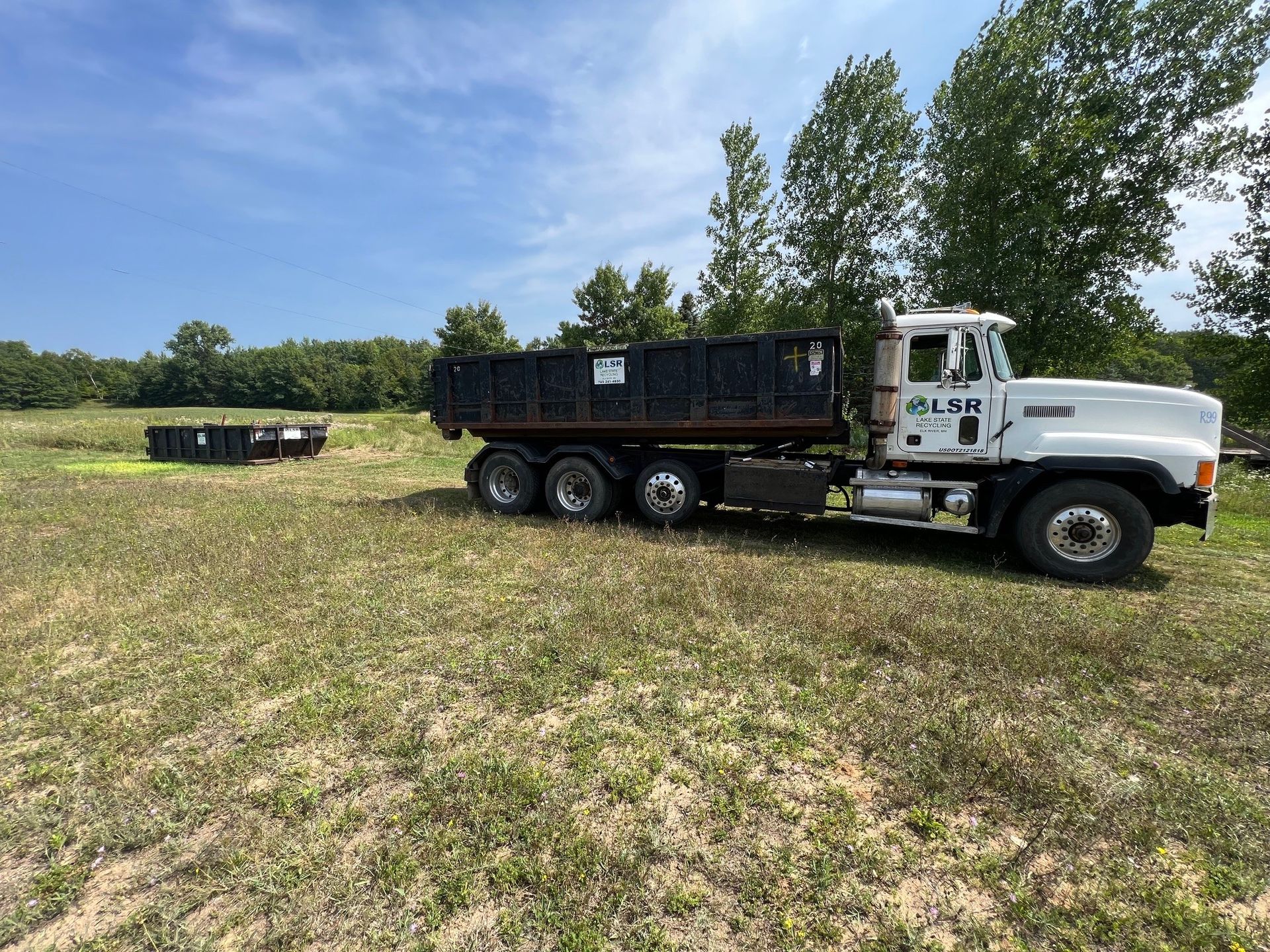 Roll-Off Dumpsters for Recycling Pickup & Delivery