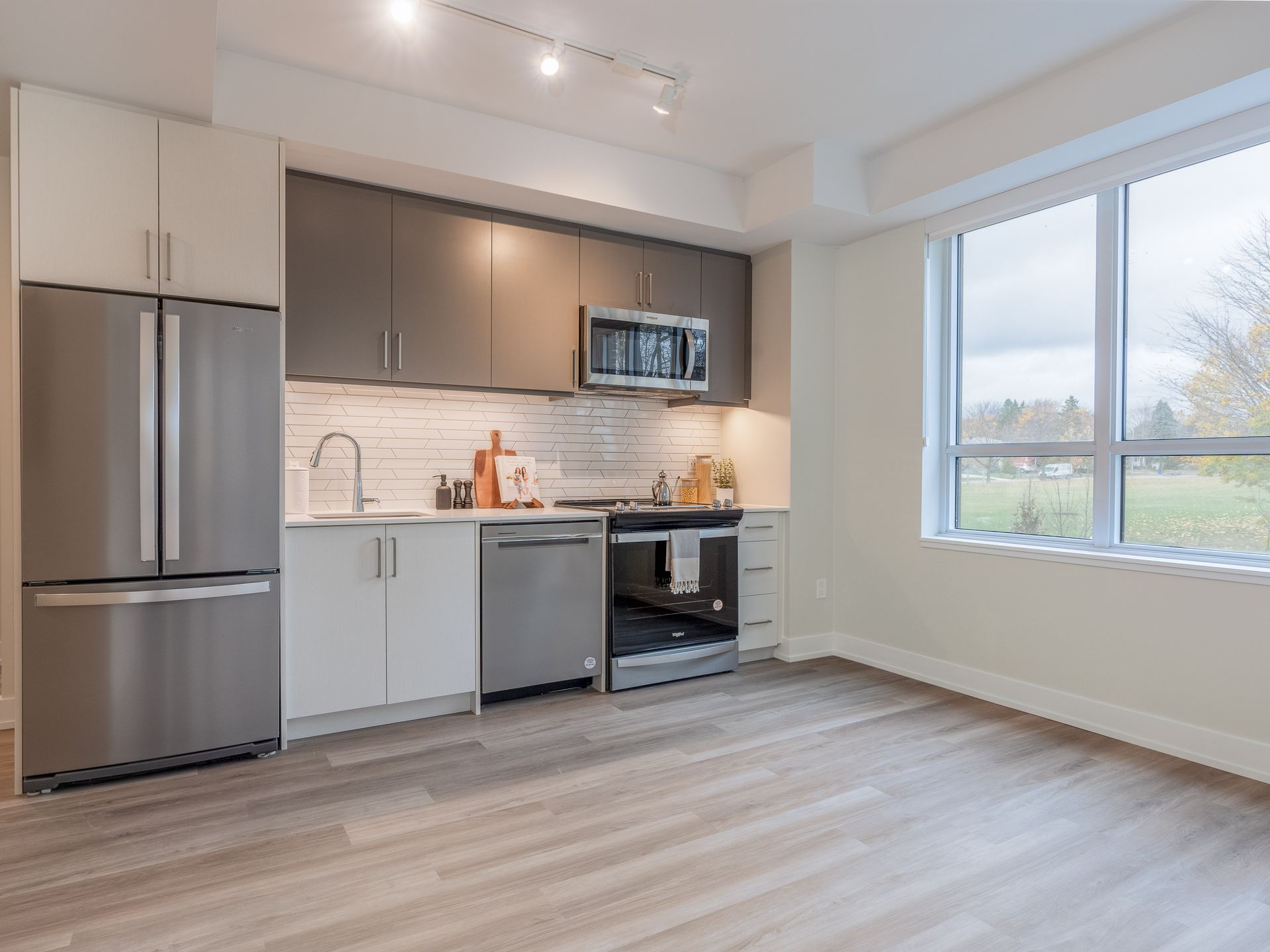 Now Renting Barrie Apartments | Virtual Tours & Photos | Shoreview