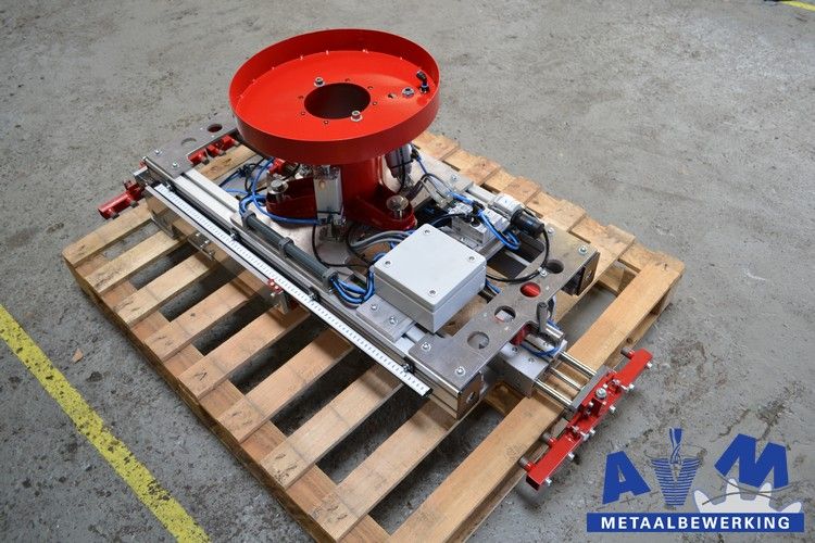 VANDERLOO Machines en Apparaten | AVM METAALBEWERKING
