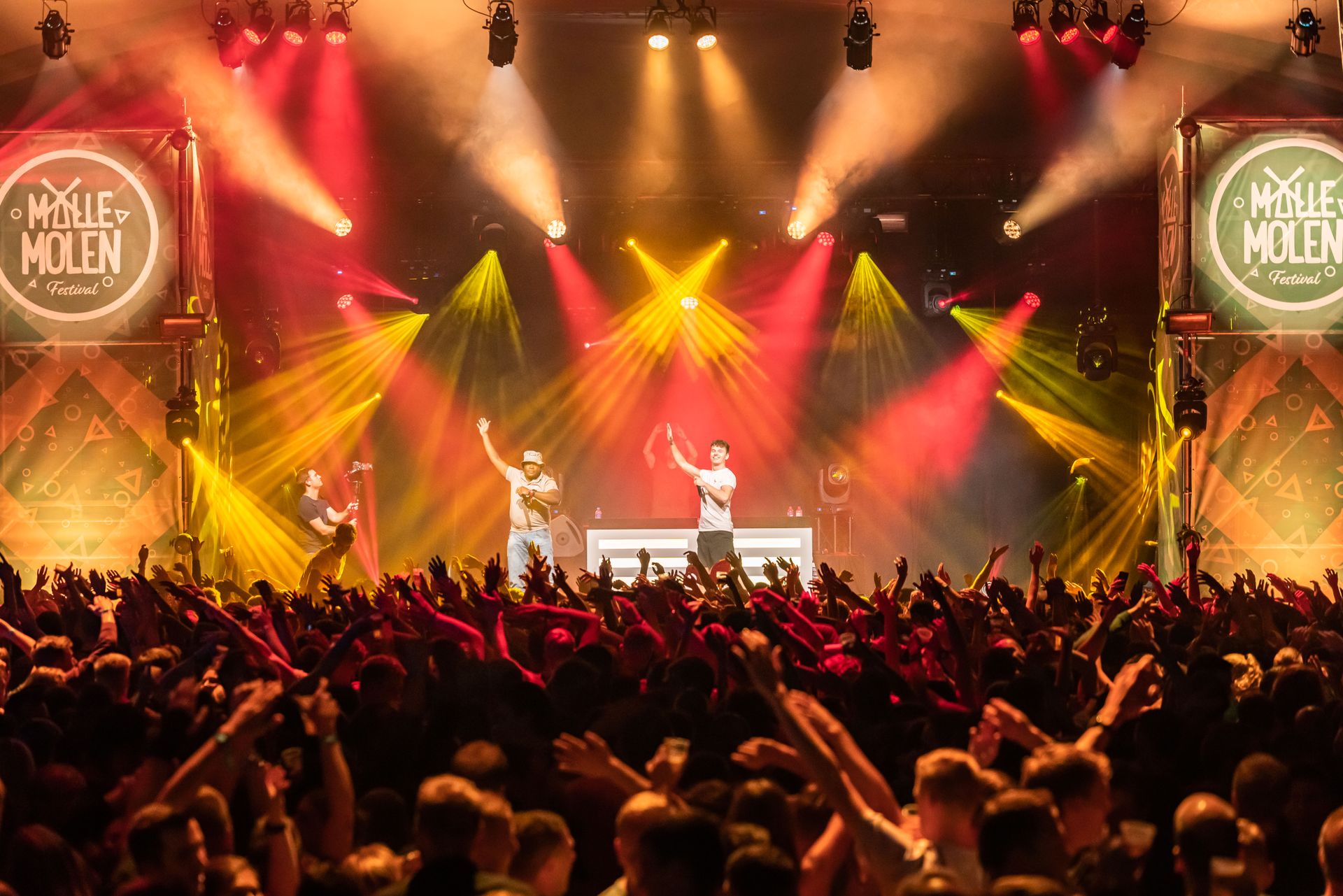 Barry Fest boeken? | Dat kan via BarryFest.NL!