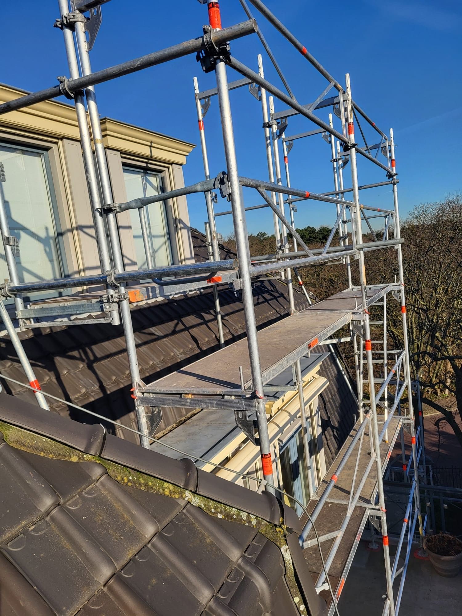 Steiger huren Valkenswaard | Petersen Steigerverhuur Valkenswaard