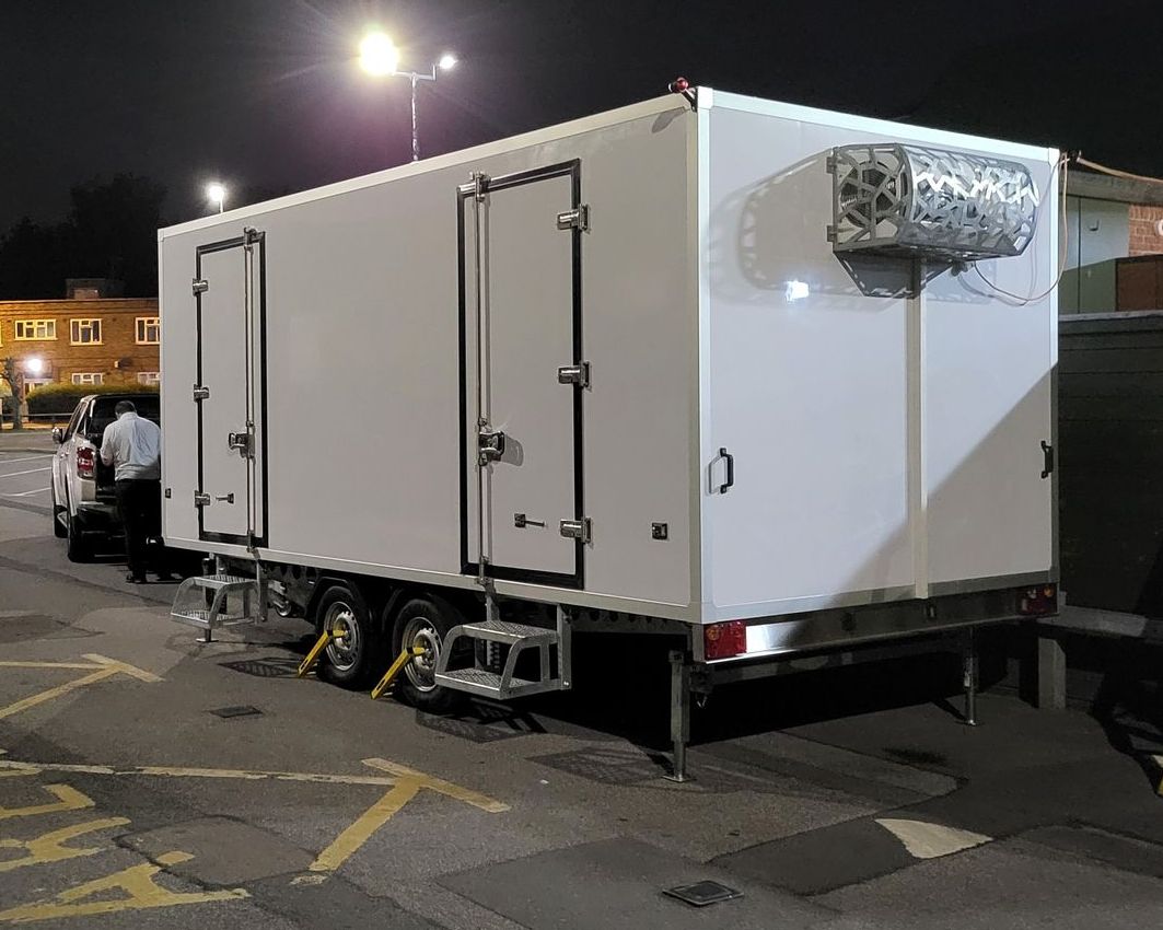 Split compartment fridge and freezer trailer or double freezer room hire