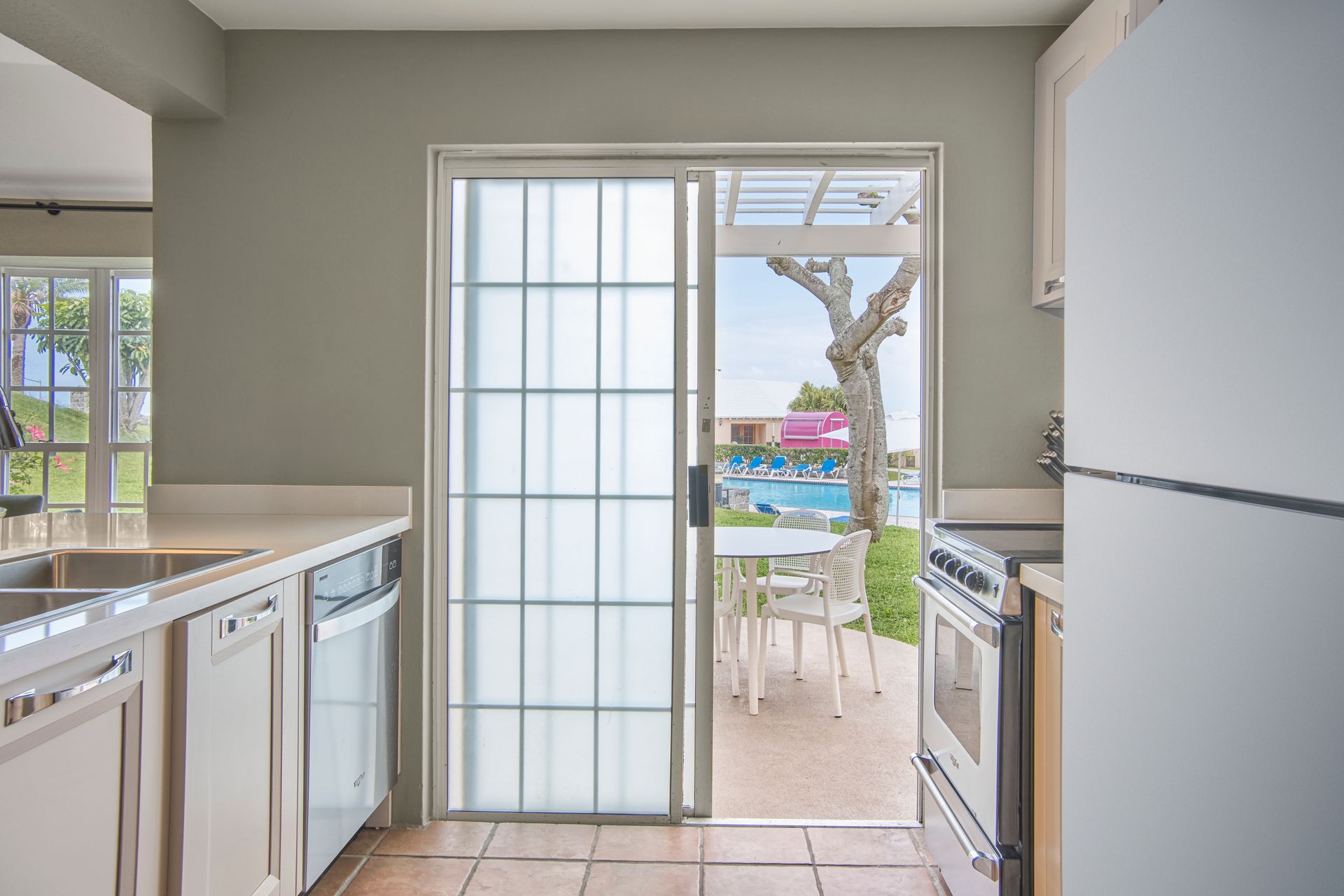 St. George’s Club Photo Gallery | Experience Our Cozy Atmosphere