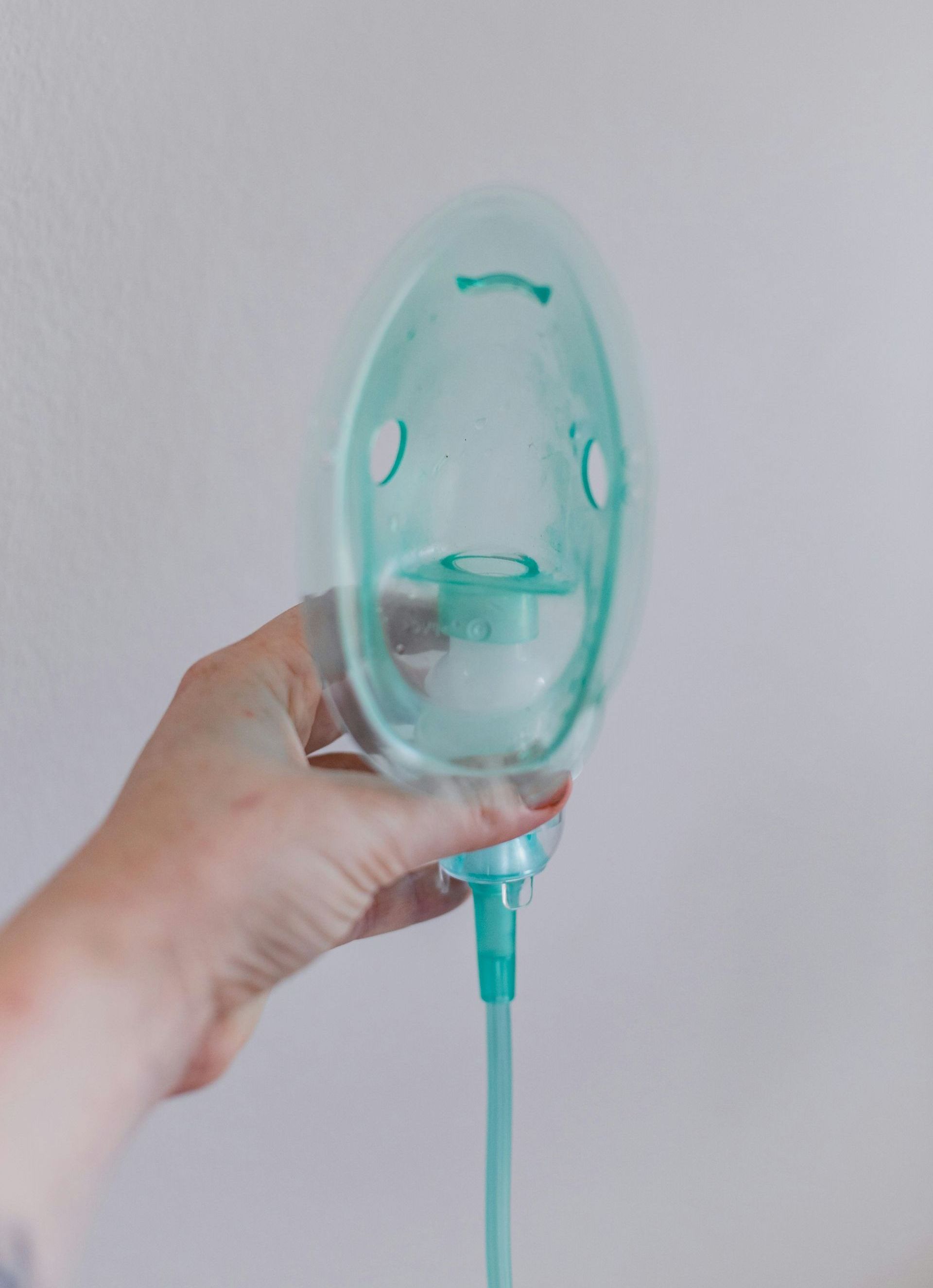 Nebulizers vs Inhalers: Which Is Best for Respiratory Treatment?