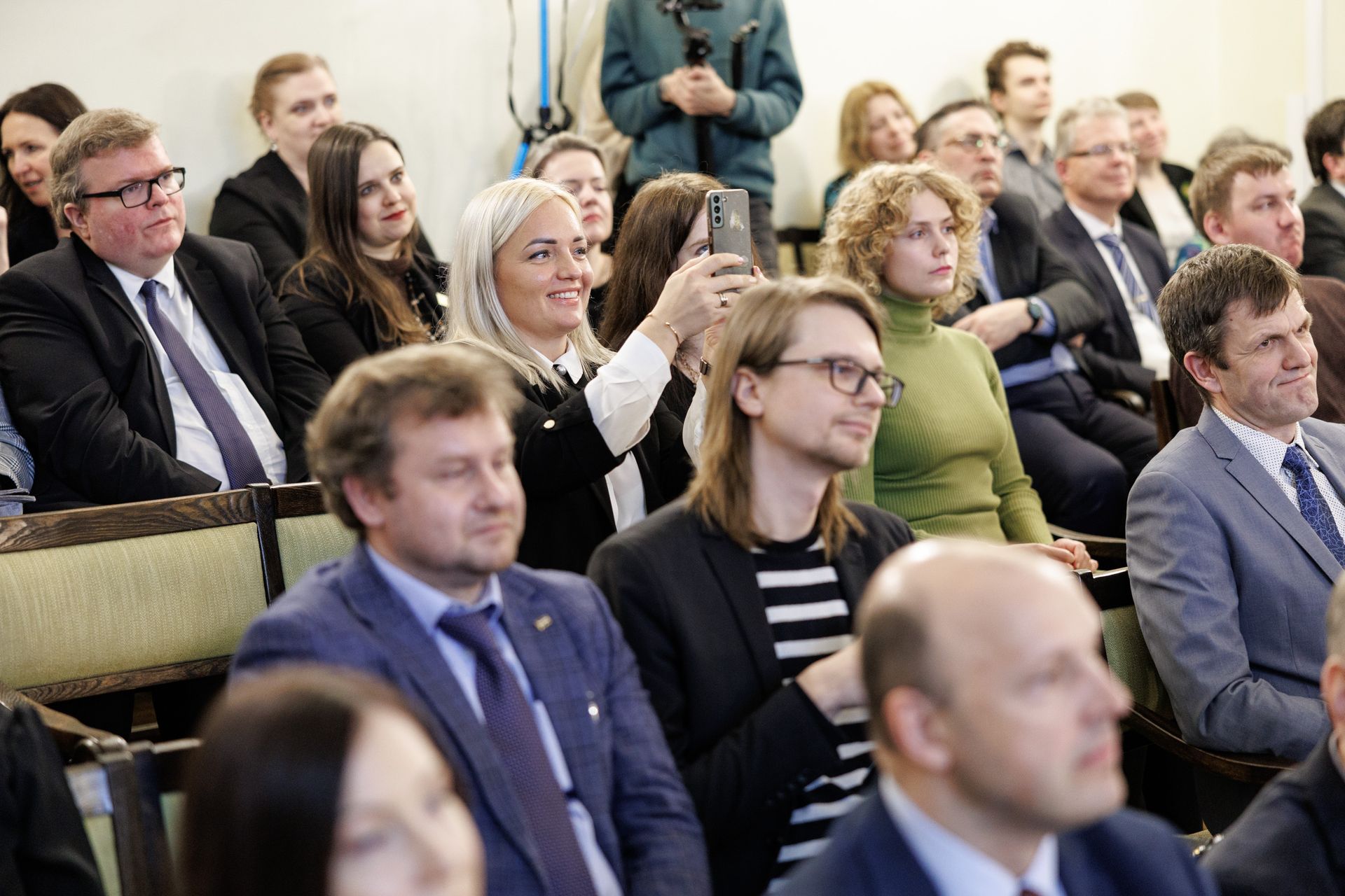 Svinīgi atklāts "Zinātne Latvijai 2025" kalendārs un ceļojošā izstāde
