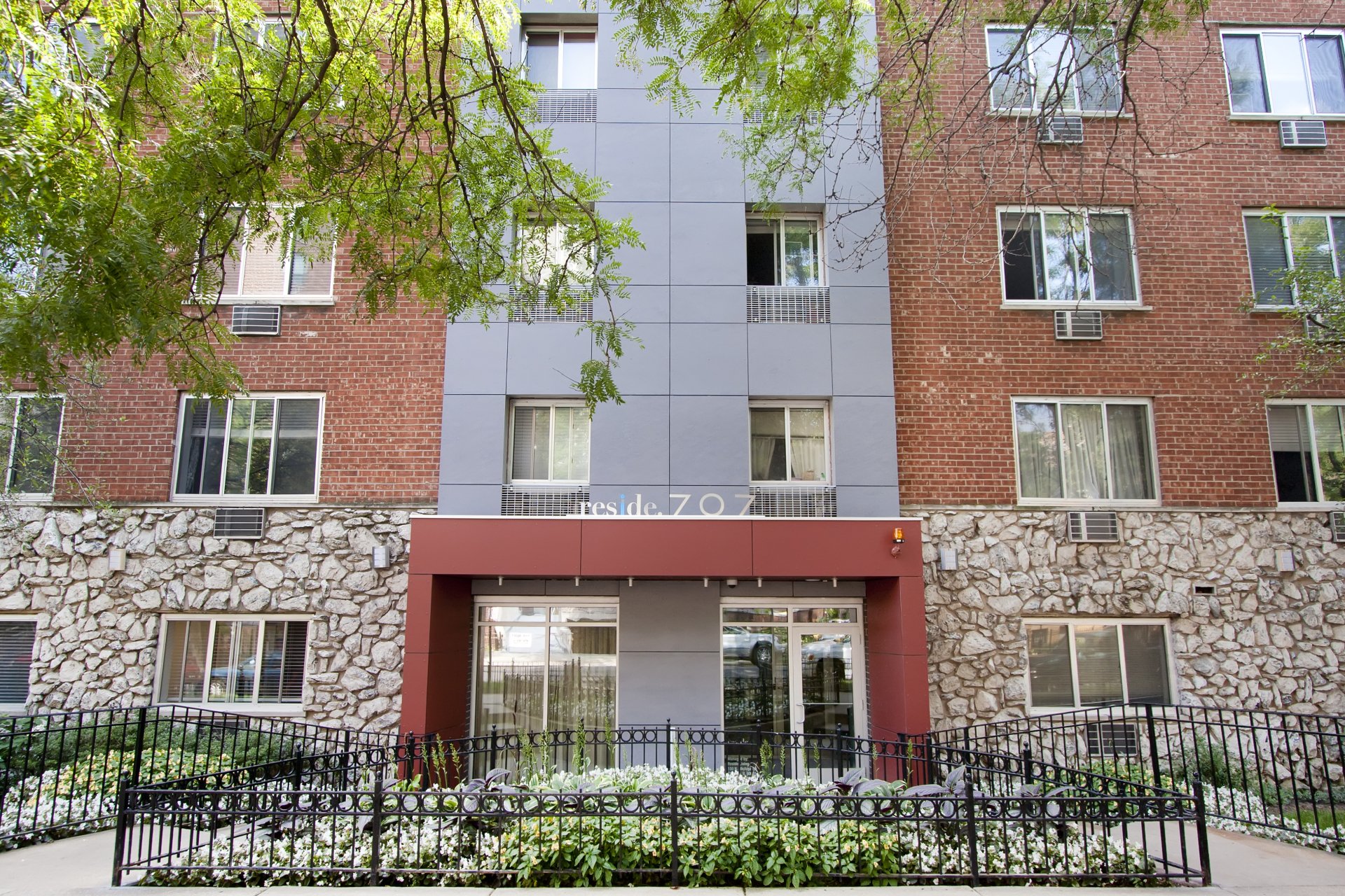 Reside 707 | Apartments in Lakeview, Chicago