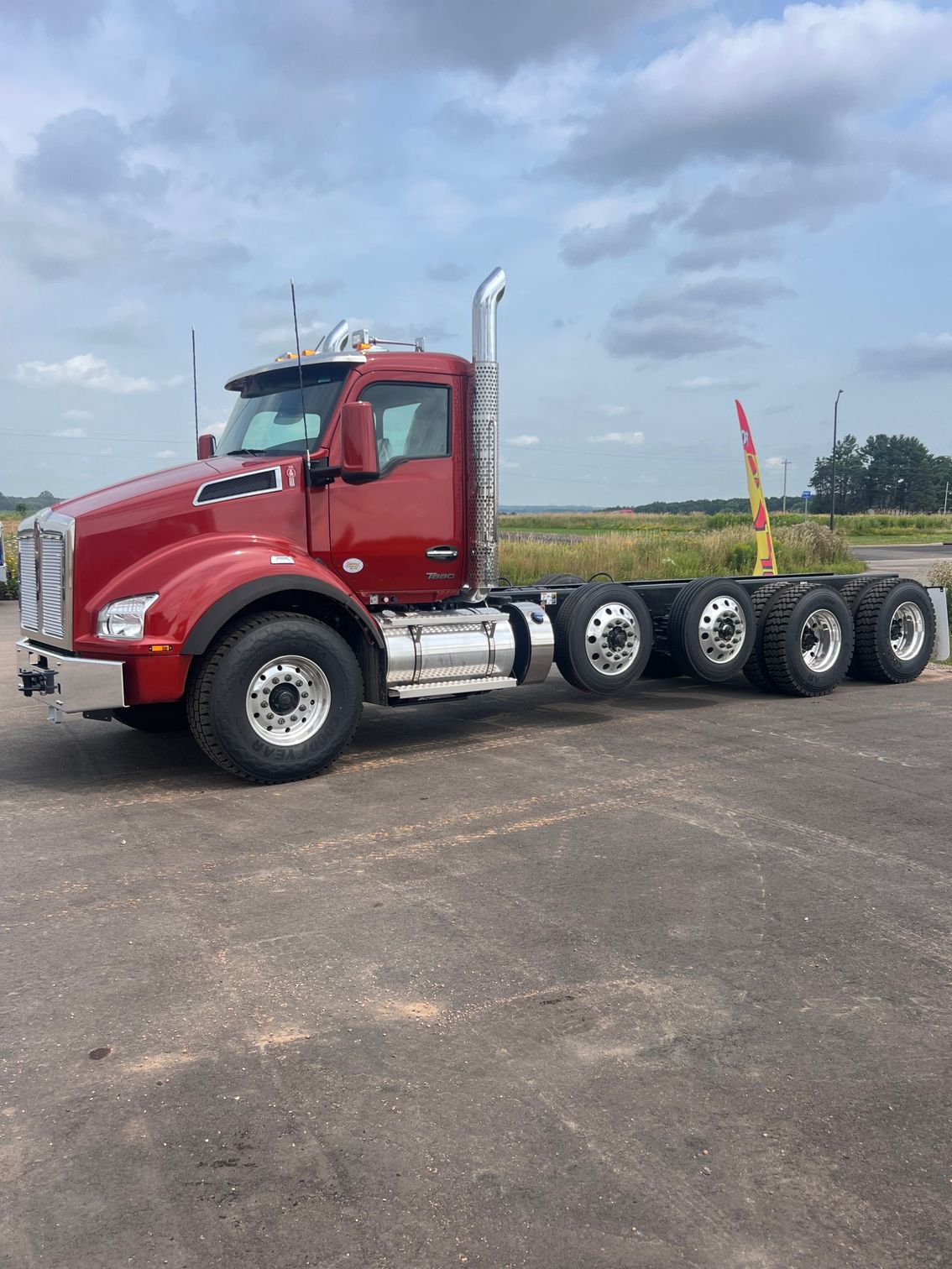 New Kenworth Quad Axle Trucks | Truck Maxx Inc.