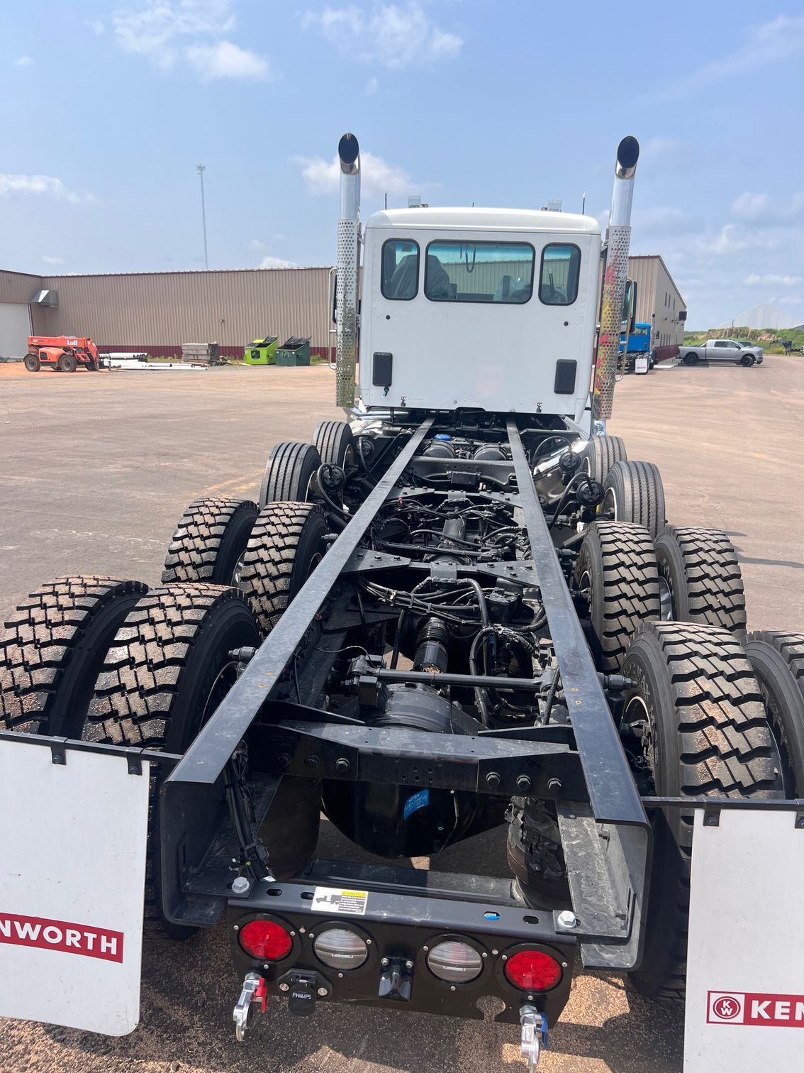 New Kenworth Quad Axle Trucks | Truck Maxx Inc.